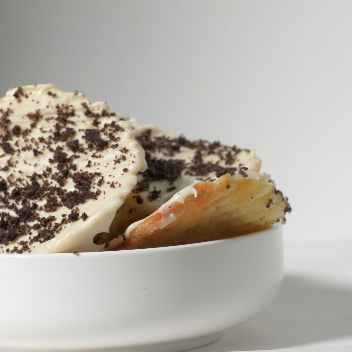 Cookies & Cream Crisps – Chew Chocolate